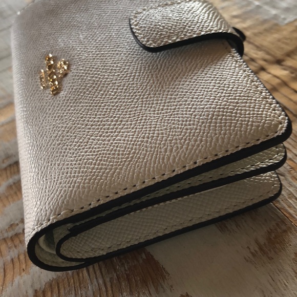 Coach | Bags | Coach Cream Wallet | Poshmark